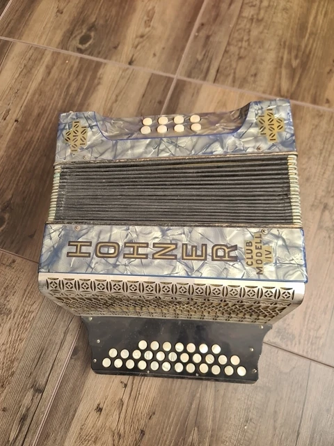 HOHNER CLUB MODELL IV Akkordeon Harmonika mit Koffer EUR 180,00 ...