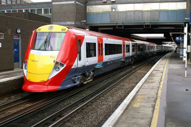 GATWICK EXPRESS 04 Gatwick Airport 2008 Rail Photo £2.70 - PicClick UK