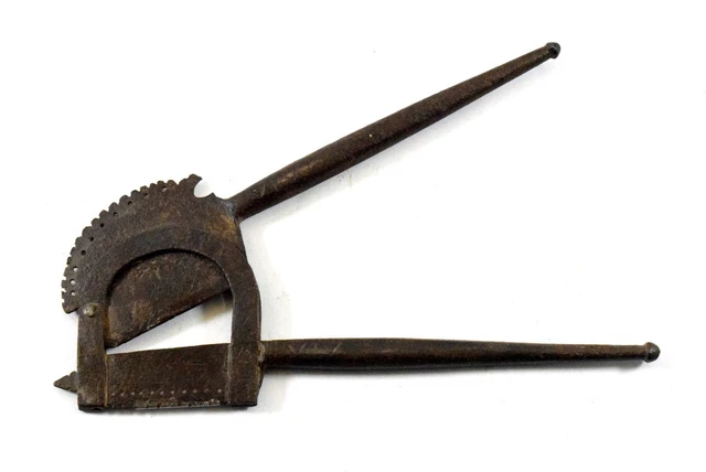 RARE ANTIQUE INDIAN Unique Shape Iron Collectible Nice Betel Nut Cutter ...
