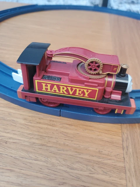 THOMAS & FRIENDS Trackmaster Harvey Non Motorized Train Tomy 2001 £16. ...
