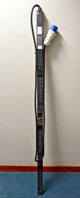 RACK APC APDU9953 PDU 9000 commuté zéro U 32A 230V (21) C13 & (3) C19 ...