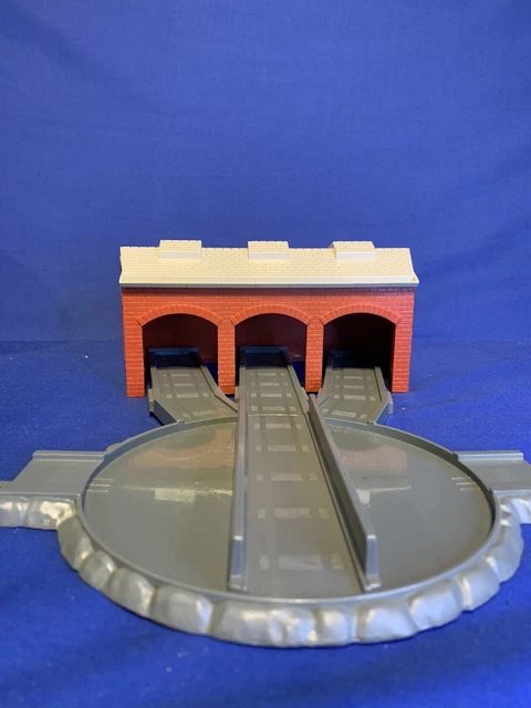 ERTL THOMAS THE Tank Engine Turntable & Shed £15.00 - PicClick UK