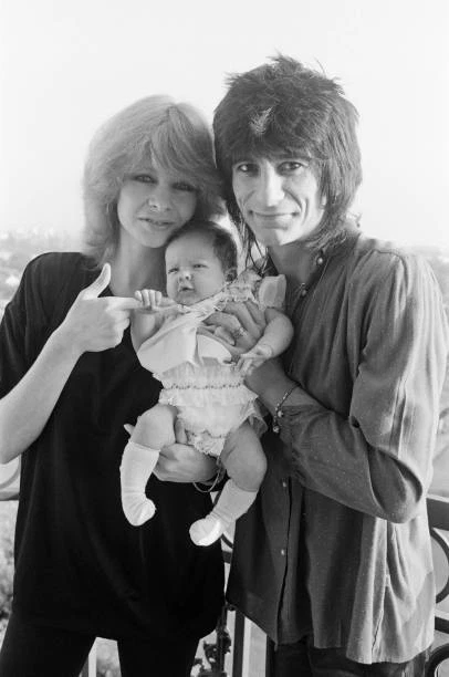 RONNIE WOOD HIS wife Jo Wood introduce their daughter Leah aged 5 - Old ... RONNIE WOOD HIS wife Jo Wood introduce their daughter Leah aged 5 - Old ...