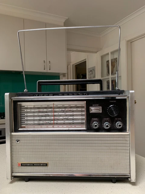 NATIONAL PANASONIC RF-5000 AM/FM 11 Band Portable Transistor Radio $122 ...