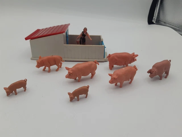 BRITAINS' FARM ANIMALS: Vintage (1960s/70s) Pig Sty/House + pigs ...