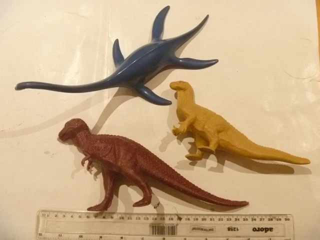 VINTAGE INVICTA PLASTIC DINOSAURS BRITISH NATURAL HISTORY MUSEUM x3 EUR ...