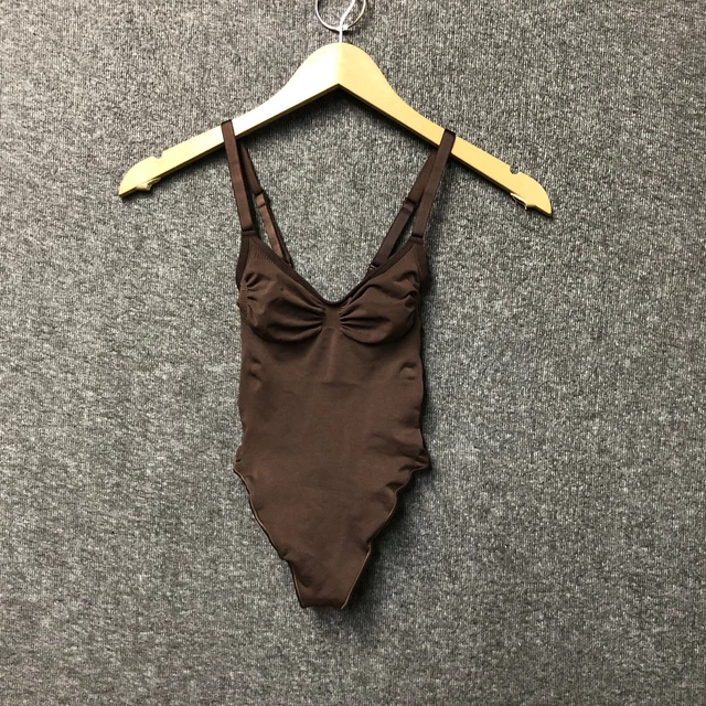 SKIMS EVERYDAY SCULPT Bodysuit Thong in Cocoa Style#:SH-BDY-2153 Size ...