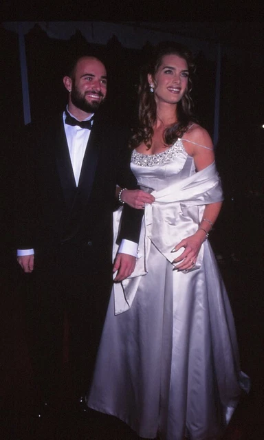 DIA BROOKE SHIELDS und Andre Agassi 1997 formato KB fotografo P11-19-2 ...