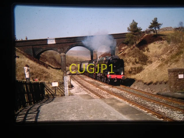16813 35MM SLIDE Steam Locomotive BR British Railways 92220 GOING UNDER ...