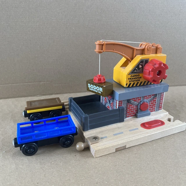 CARGO TRANSFER STATION LC99351 Thomas Wooden Railway Engine Train BRIO ...