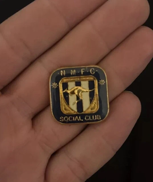 VINTAGE SOCIAL CLUB Members Badge North Melbourne Football Club VFL AFL ...