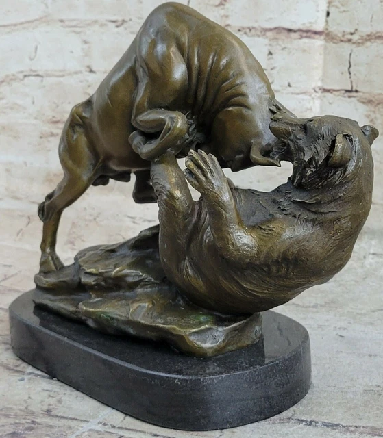 FIRMADO BULL VS Grizzly Oso Bronce Escultura Estatua Art Déco Stock ...