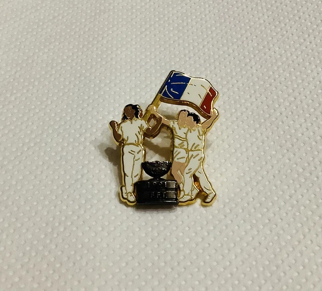 PIN’S ARTHUS BERTRAND Tennis Coupe Davis EUR 4,00 - PicClick FR