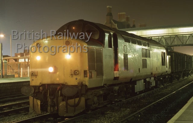 35MM SLIDE BR British Railways Diesel Loco 37719 Class 37 at Hereford ...