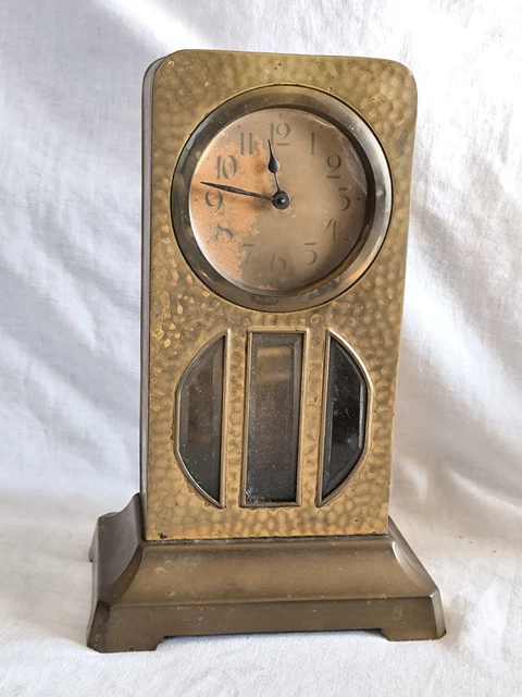 ALTE MESSING TISCHUHR Jugendstil Art Deco Hammerschlagoptik ...