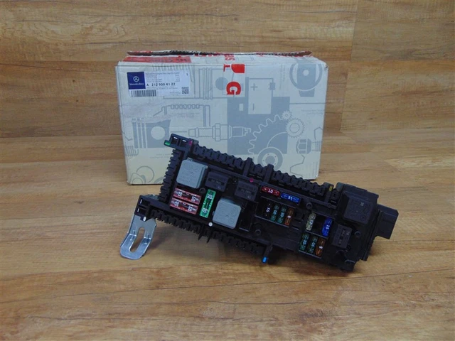 REAR SAM FUSE And Relay Module Genuine Mercedes W212/C218 - A2129004122 ...