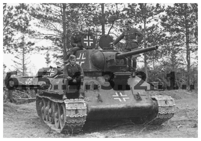 2WK FOTO BEUTE-PANZER - Russischer T-34 mit BALKENKREUZ - Beute-Panzer ...