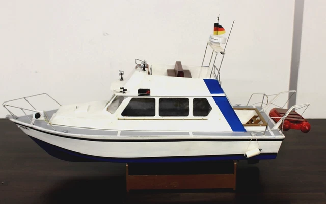 KRICK LISA M Motor Yacht 1:25 Scale Model Kit Built Needs Some TLC 26.5 ...