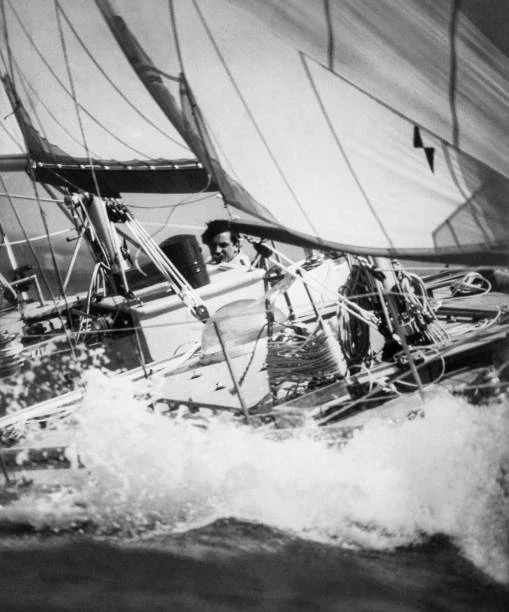 BRITISH NAVIGATOR GEOFFREY Williams aboard Sir Thomas Lipton t- 1968 ...