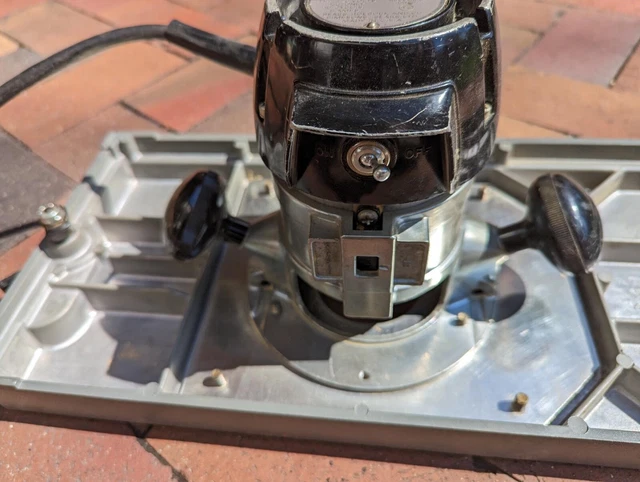 RYOBI TABLE SAW BT3000/3100 Router Table WITH Craftsman 5/8 hp router ...