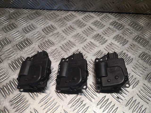 CHRYSLER 300C LX Air Clapet Moteur Set 3 Pièce m8679001 EUR 17,20 ...