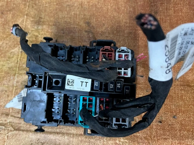 07-14 CHEVY GMC Silverado Sierra CABIN FUSE JUNCTION RELAY BOX 20813086 ...