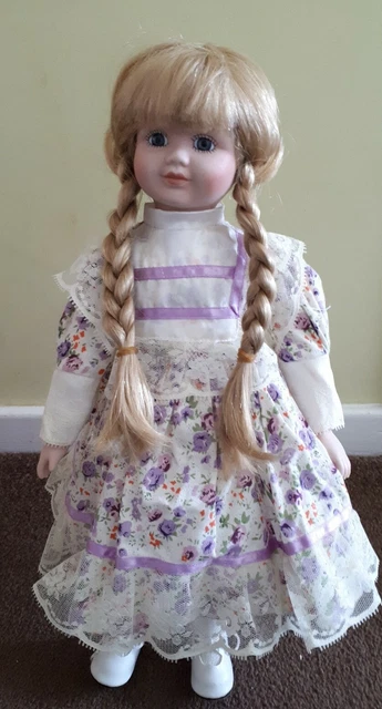 CLASSIQUE COLLECTION BEAUTIFUL PORCELAIN DOLL WITH BOX AND STAND NUMBER ...