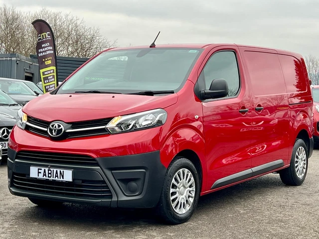 2020 TOYOTA PROACE 2.0D Icon Medium Panel Van MWB Euro 6 **NO VAT** £ ...