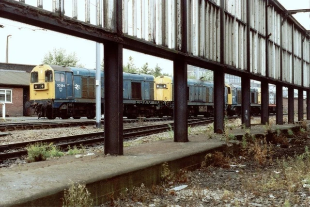 PHOTO CLASS 20 Loco No 20194 Left To Right And 20133 20121 20132 At ...