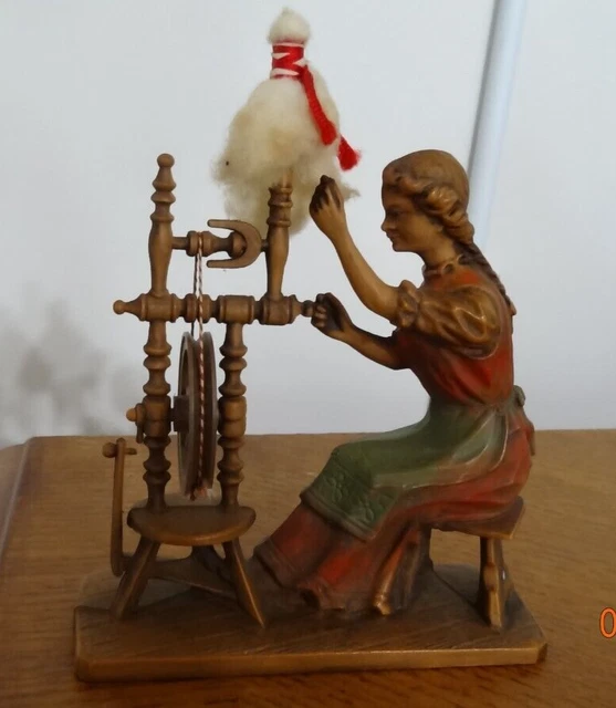 VINTAGE SPINNING WHEEL Figurine German Lady Yarn Spinner 7" £37.79 ...