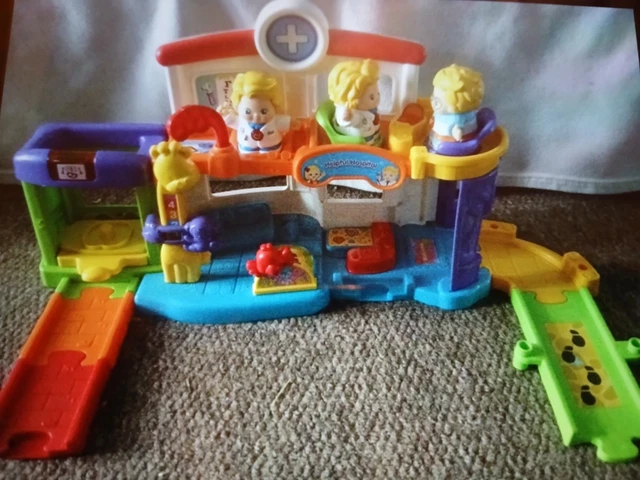VTECH TOOT TOOT Friends Helping Hospital. With Dr Doug and Luca £16.15 ...