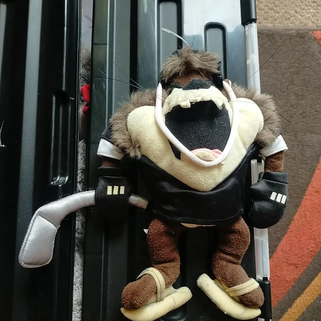 VINTAGE WB STORE Tasmanian Devil Hockey Player Taz Plush Toys 2003 10 ...