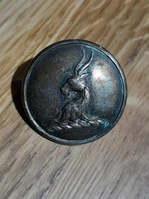 ANTIQUE LIVERY BUTTON Indian goat head erased unidentified late 1800's ...