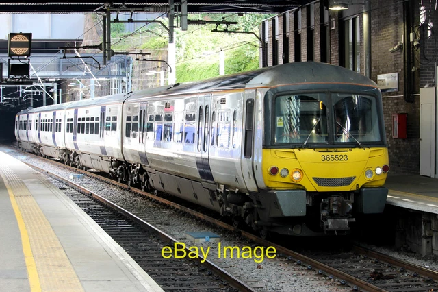 PHOTO 12X8 CLASS 365 EMU arrives at Glasgow Queen Street Railway ...