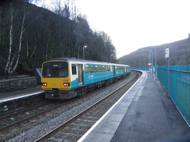 PHOTO 6X4 TREHAFOD Railway station c2015 £2.00 - PicClick UK