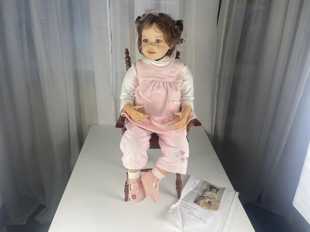 POUPÉE D'ARTISTE HILTRUD Schwing poupée en porcelaine 65 cm. Excellent ...