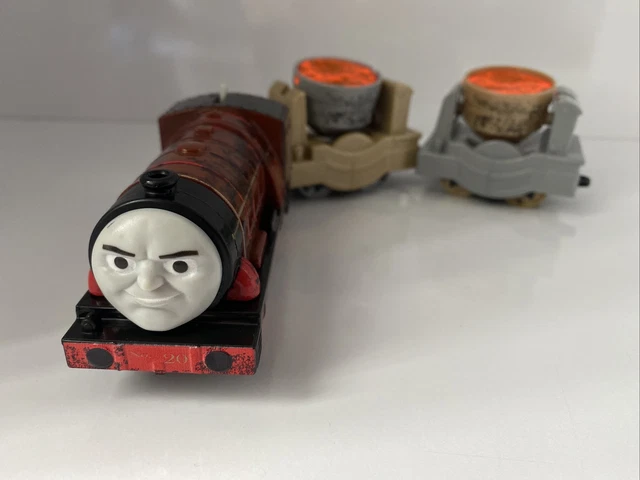 TRACKMASTER REVOLUTION THOMAS the tank engine battery train hurricane ...