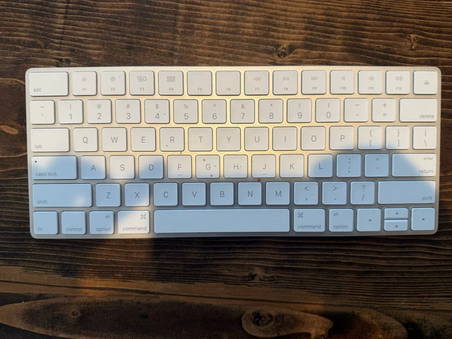 OFFICIAL APPLE MAGIC Keyboard Wireless Rechargeable Bluetooth MLA22LL/A ...