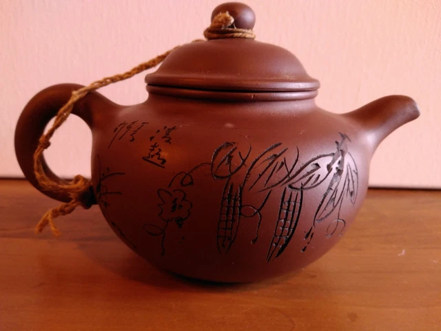 THÉIÈRE YIXING ZISHA Signée - Décor Maïs & Calligraphie EUR 55,00 ...