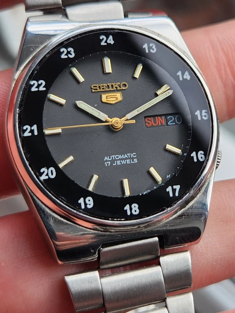 VINTAGE 1982, BLACK, EXPLORER DIAL, SEIKO 5 Men's Automatic Watch, 7009 ...