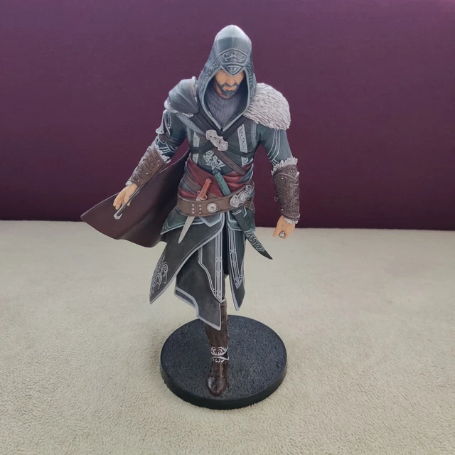 FIGURINE ASSASSIN'S CREED Revelations - Ezio Auditore - 24cm ...