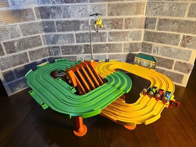 THOMAS & FRIENDS Train Set Thomas Race On The Rails 4538 Incomplete NOT ...