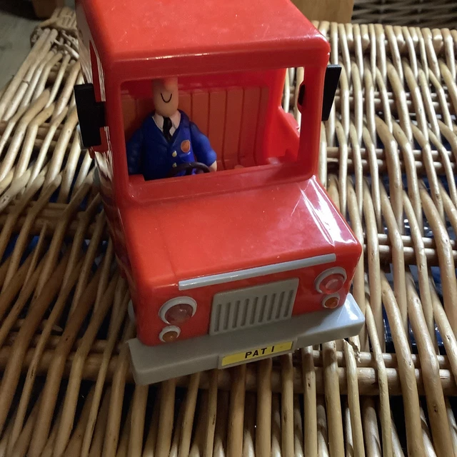 POSTMAN PAT POST van 2008 friction Van figure Pat 1 £14.00 - PicClick UK