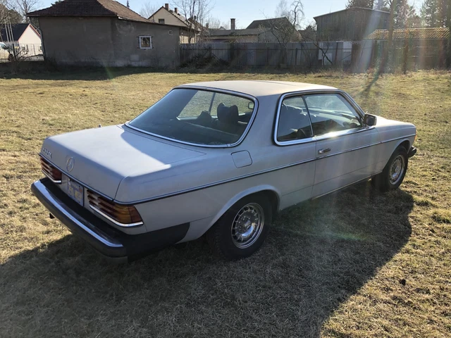 MERCEDES BENZ W123 Coupe Zierleisten Heckscheibe A1236780530 rear ...