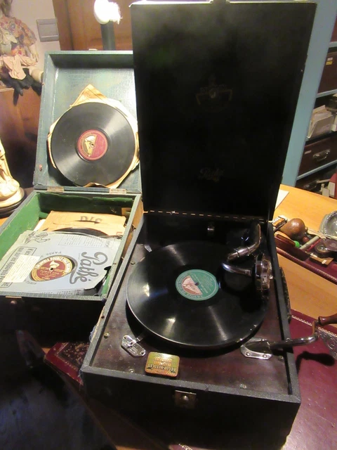 DEUX COFFRET AVEC Ancien Gramophone Pathé et une boite de 20 disques ...