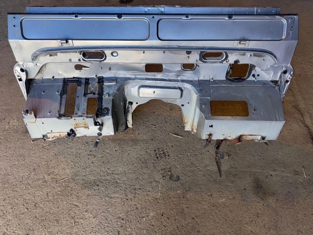 LAND ROVER DEFENDER Tdci PUMA 2.4 BARE bulkhead DAMAGED £275.00 ...