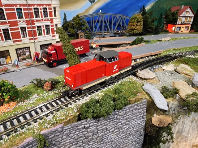 LOCOMOTORA DIÉSEL ROCO OBB clase 2048 52561 escala HO DCC con sonido ...