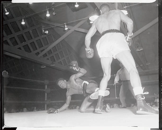 WILLIE TROY AND Tony Anthony In Boxing Action 1954 Old Boxing Photo £5. ...