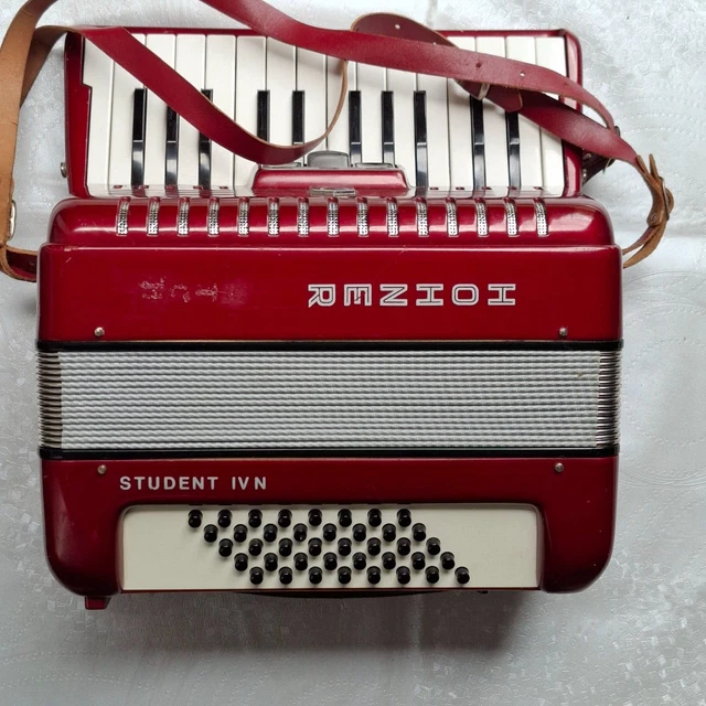 HOHNER STUDENT IV N 40 bass accordion, akkordeon, acordeon with case ...