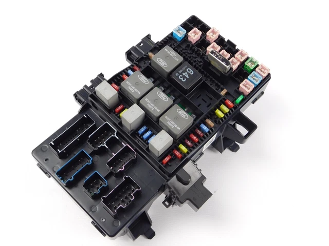 FUSE BOX RELAY Power Junction Block 7L3T-14A067-BA OEM Ford F-150 2007 ...